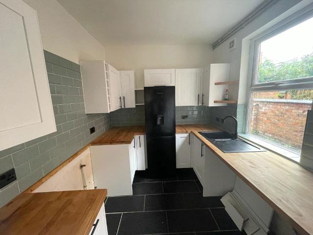 Lytton Road, Leicester LE2, 3 bed terraced house to rent, £1,100 pcm | PrimeLocation