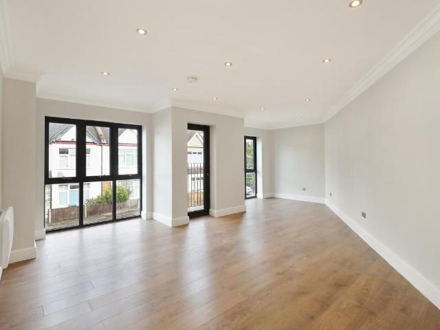 Lyveden Road, Tooting SW17, 2 bed flat to rent, £2,500 pcm | PrimeLocation