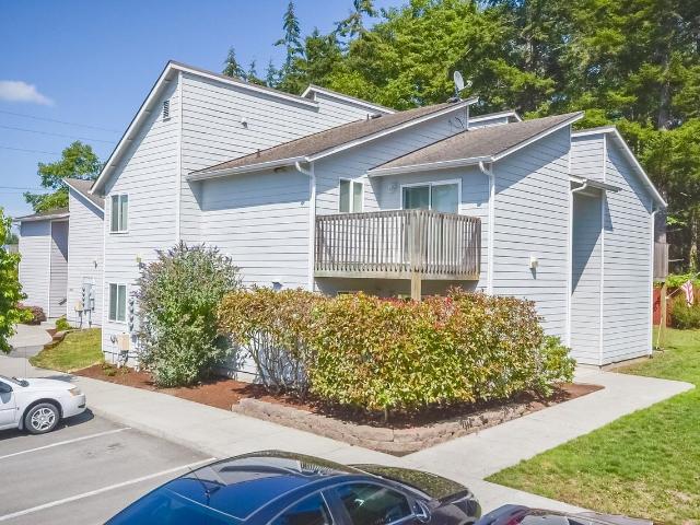 M0833 Arbor Terrace Condo's 2 Bedroom Apartment for Rent at 1661 Ne 16th Ave, Oak Harbor, WA 98277