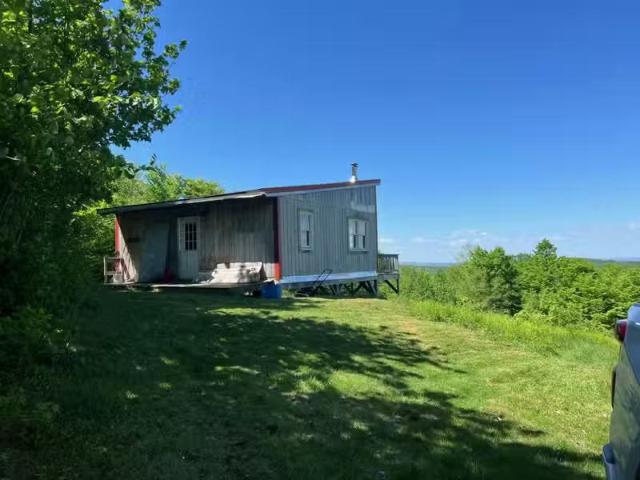 m AP 302 LOT 32 VALLEY AVENUE ROAD, DEXTER, ME 04930 Single Fa.