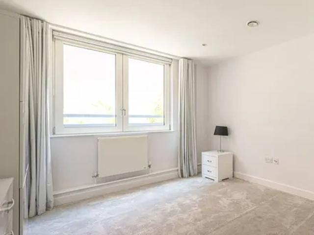 M&S Foodhall, 10 Pond Street, London, NW3 2PS, United Kingdom | 2 bed apartment for rent #167073384 | Rentberry