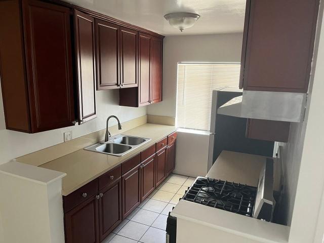MC California Properties, LLC Stevely 2 Bedroom Apartment for Rent at 3956 Stevely Ave, Los Angeles, CA 90008 Congress West