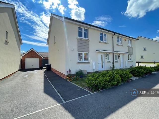 Mcnamara Street, Longhedge. 4 bed semi detached house to rent £2,100 pcm £485 pw