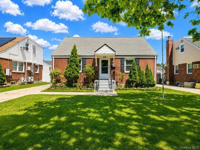 Mcalester Ave, Hicksville, Home For Sale