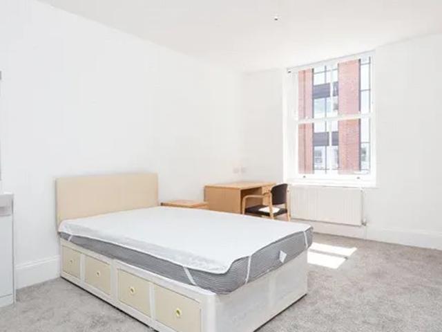 McCarron & Co, 84 Fulham Road, London, SW3 6HR, United Kingdom | Room for rent #167380258 | Rentberry