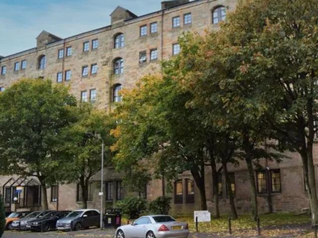 McChuills, 80 High Street, Glasgow, G1 1NL, United Kingdom | 2 bed apartment for rent #87946435 | Rentberry