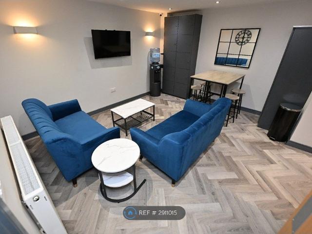 Mccomb Students Antonia Court, Ormskirk L39, Room to rent, £732 pcm | PrimeLocation