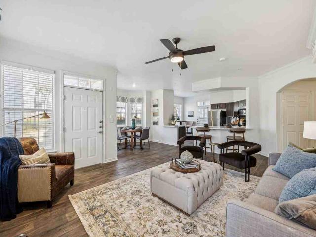 McDermott Place 3 Bedroom Apartment for Rent at 8900 Independence Pkwy, Plano, TX 75025