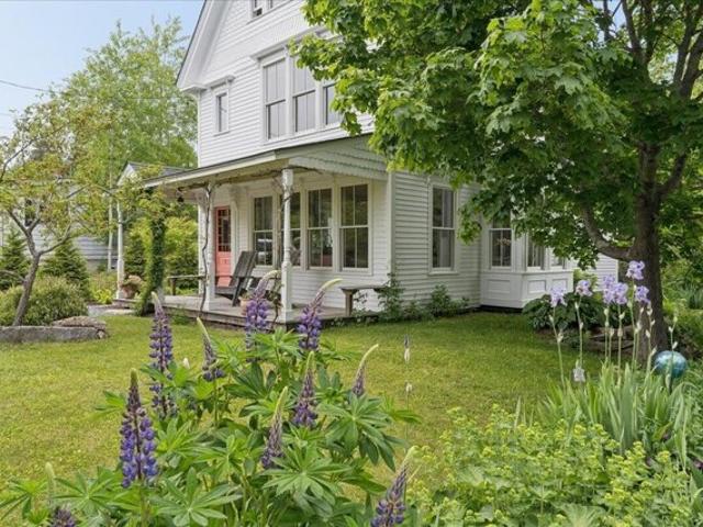 Mcdonald Ln, Stonington, Home For Sale