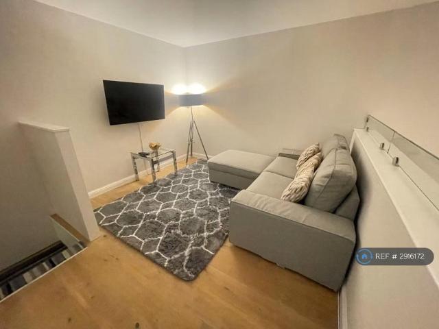 Mcdonald Road, Edinburgh, EH7 1 bed flat to rent £1,715 pcm £396 pw