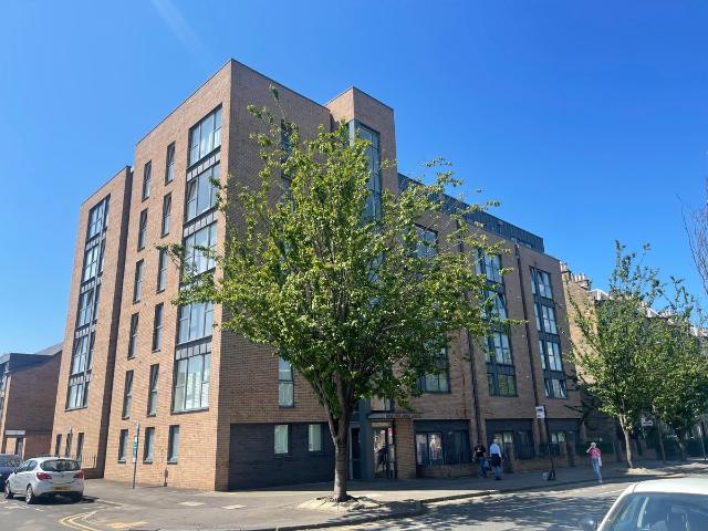 Mcdonald Road, Edinburgh EH7, 2 bed flat to rent, £1,800 pcm | PrimeLocation