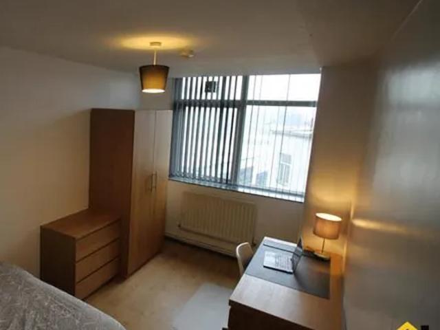 McDonald's, 41 43 Ranelagh Street, Ropewalks, Liverpool, L1 1JR, United Kingdom | 7 bed apartment for rent #112944697 | Rentberry