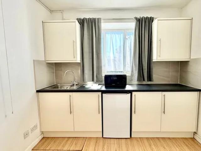 McDonald's, Jackson Road, London, N7 6NE, United Kingdom | 1 bed apartment for rent #105518675 | Rentberry