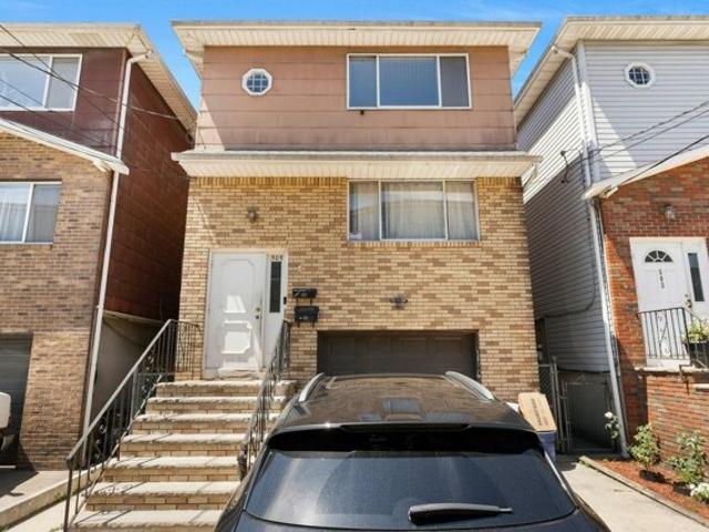 Mcguigan Pl, Harrison, Home For Sale