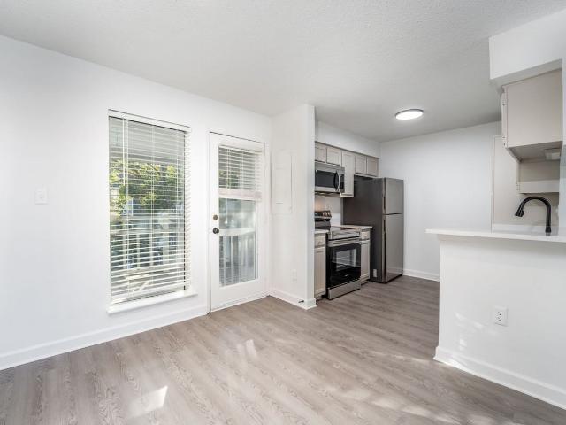 McIver Square Apartments 2 Bedroom Apartment for Rent at 1107 W Mcgee St, Greensboro, NC 27403 College Hill
