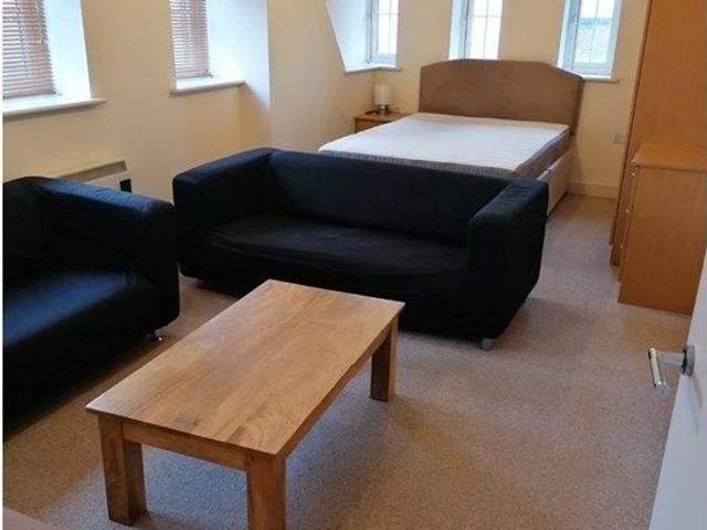 Mcilroys Building, Reading RG1, Studio to rent, £950 pcm | PrimeLocation