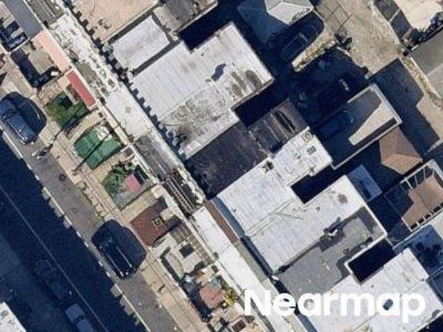 Mcintosh St