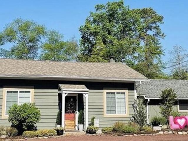 Mckendimen Rd, Medford, Home For Sale
