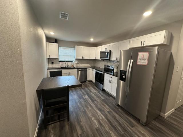 McKinney House with Gated Parking. Beautiful & new