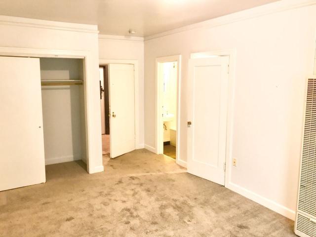 MCLAC01 Studio Apartment for Rent at 1035 Se 12th Ave, Portland, OR 97214 Buckman
