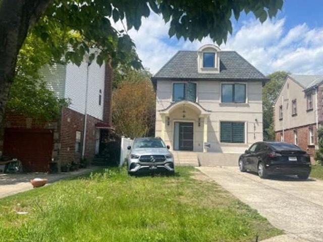 Mclaughlin Avenue
