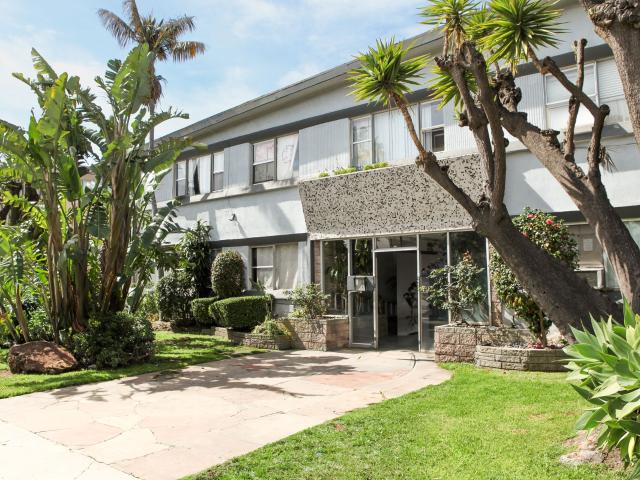 McLaughlin Apartments