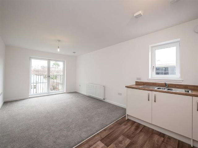 McLeod Street, Edinburgh, EH11 2 bed flat to rent £1,275 pcm £294 pw