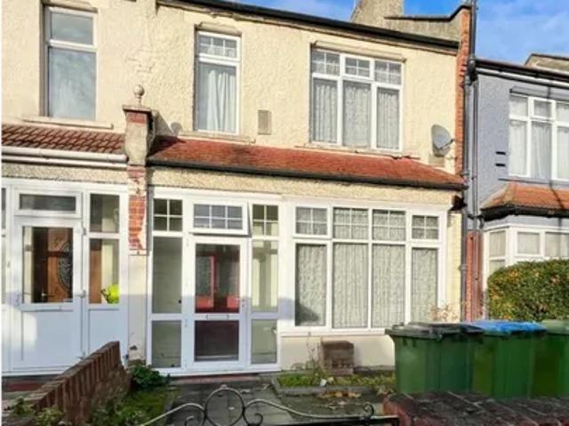 McLeod Road, London, SE2 0NQ, United Kingdom | 3 bed townhouse for rent #138853372 | Rentberry