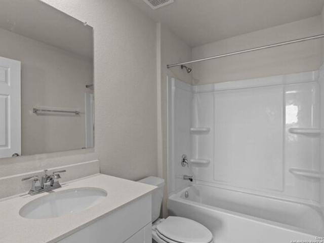 Mcqueeney, San Antonio, Home For Sale