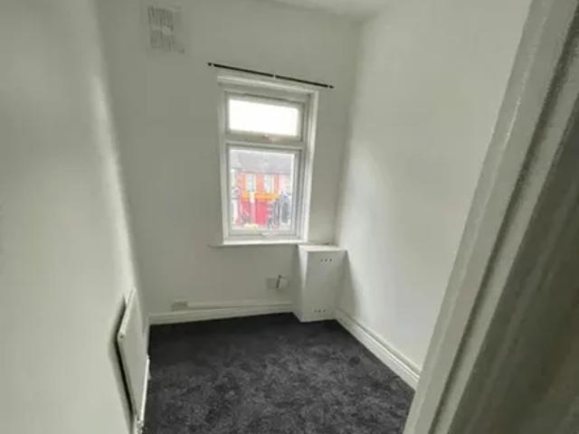 Mama's Peri Peri, 361 Ripple Road, London, IG11 9PN, United Kingdom | 2 bed apartment for rent #160126108 | Rentberry