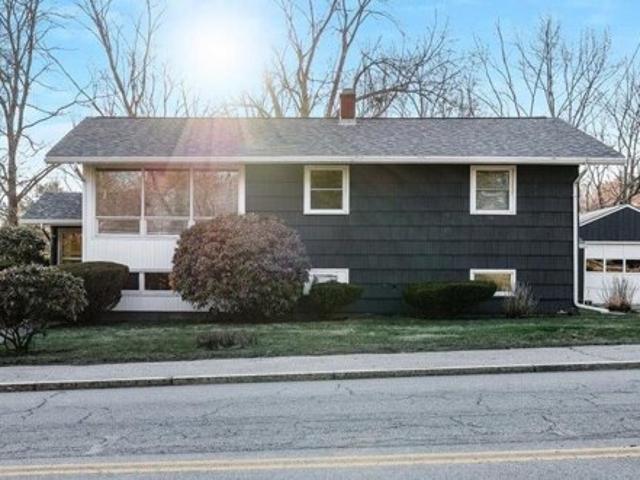Mammoth Rd, Manchester, Home For Sale