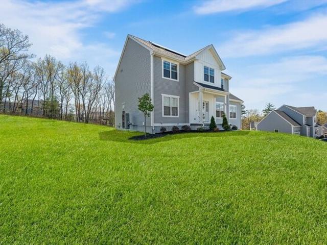 Mantell Rd, Uxbridge, Home For Sale