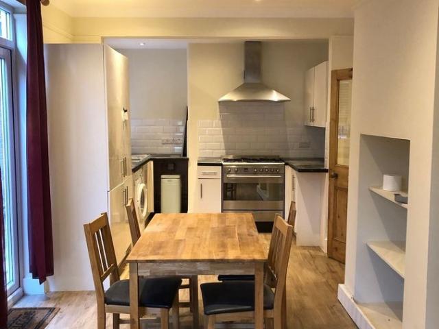 Mantilla Road, London SW17, 2 bed flat to rent, £2,200 pcm | PrimeLocation