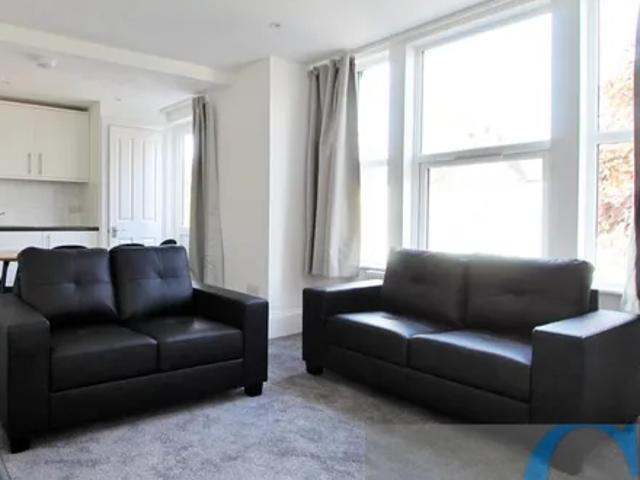 Mantilla Road, London, SW17 8DU, United Kingdom | 3 bed apartment for rent #140658238 | Rentberry
