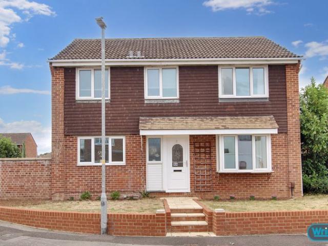 Manton Close, Trowbridge BA14, 4 bed detached house to rent, £1,900 pcm | PrimeLocation