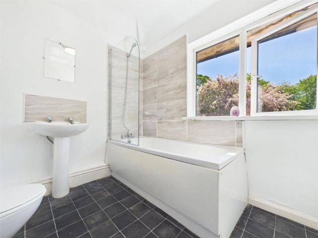 Manton Crescent, Beeston, Nottingham, NG9