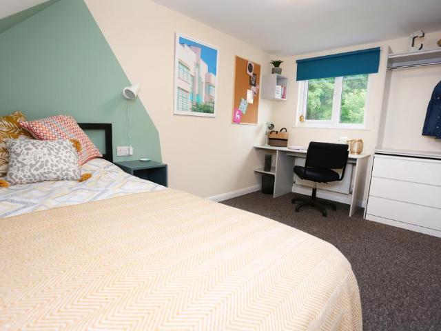 Manton Road, Brighton BN2 6 bed house of multiple occupation to rent £5,850 pcm £1,350 pw