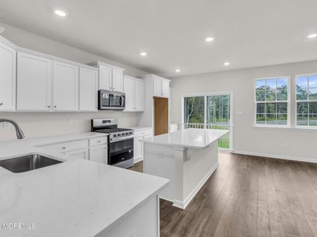 Mantoloking Dr, Jackson, Home For Sale