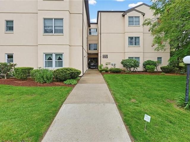 Manville Hill Rd Apt,cumberland, Condo For Sale