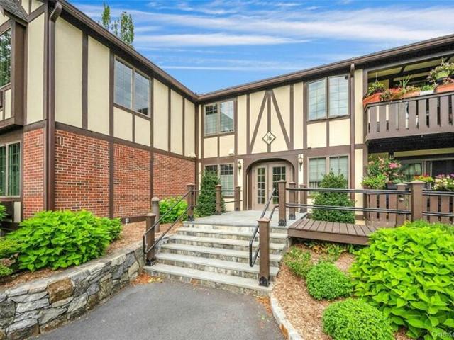 Manville Ln Apt,pleasantville, Condo For Sale
