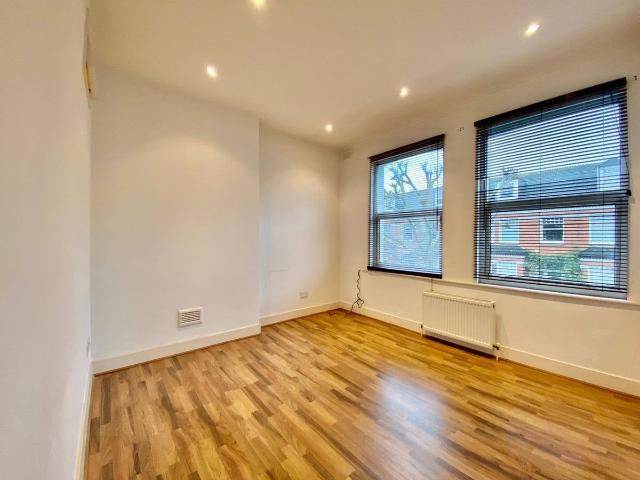Manville Road, Balham SW17, 1 bed flat to rent, £1,950 pcm | PrimeLocation