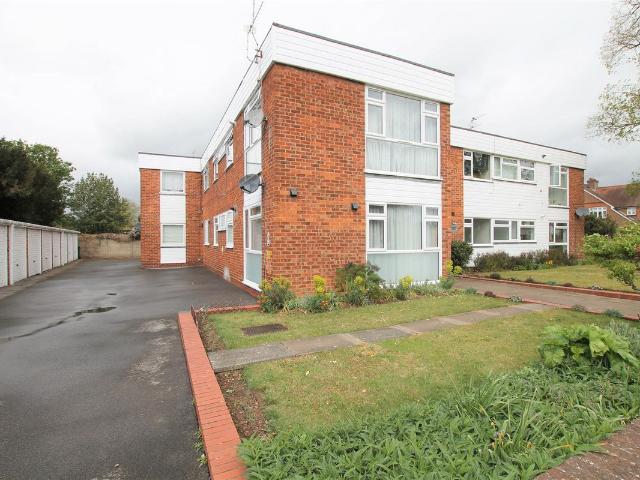 Manygate Lane, Shepperton TW17, 1 bed flat to rent, £1,350 pcm | PrimeLocation