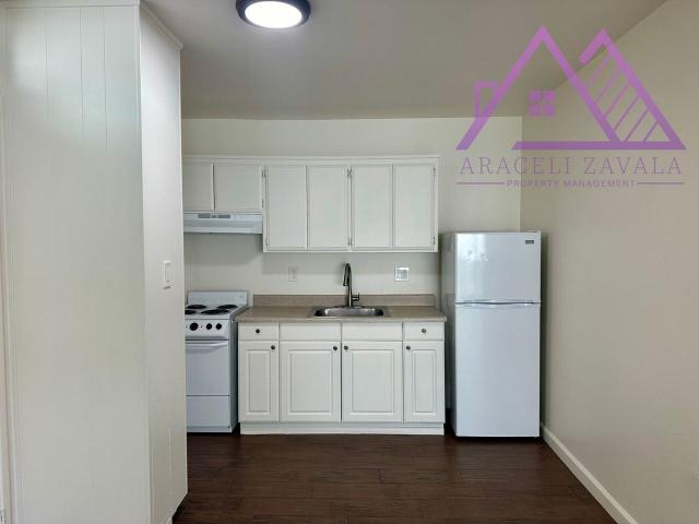 Manzana Studios & Loft Apartments Studio Apartment for Rent at 1973 Apple St, Oceanside, CA 92054 Loma Alta