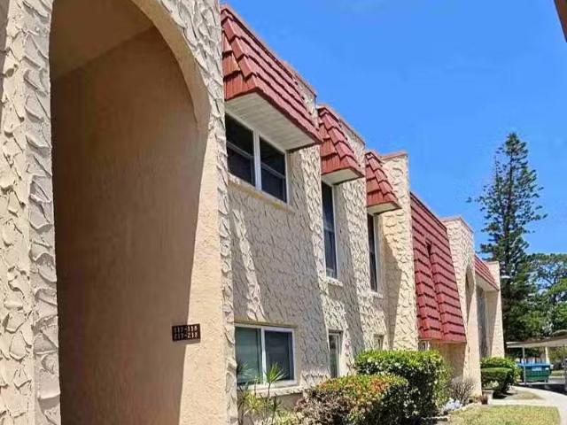 MAN 218 Dogwood Cir 1 218 Dogwood Cir #1