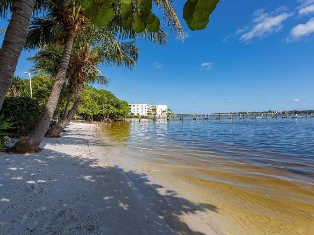 Manatee Bay 2 Bedroom Apartment for Rent at 1632 N Federal Hwy, Boynton Beach, FL 33435