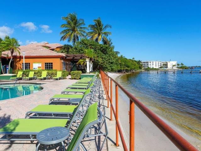 Manatee Bay 2 Bedroom Apartment for Rent at 1632 N Federal Hwy, Boynton Beach, FL 33435