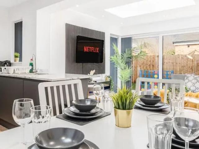 Manchester, M40 7DP, United Kingdom | 4 bed house for rent #121456715 | Rentberry