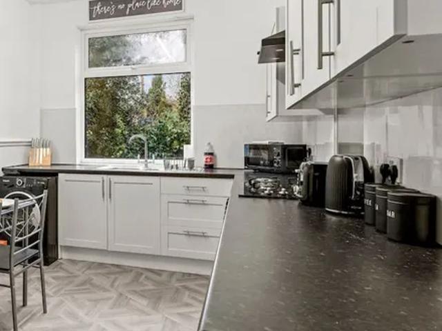 Manchester, M40 1GF, United Kingdom | 4 bed house for rent #160316250 | Rentberry