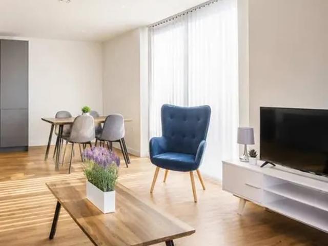 Manchester, M4 4GP, United Kingdom | 3 bed apartment for rent #165087830 | Rentberry