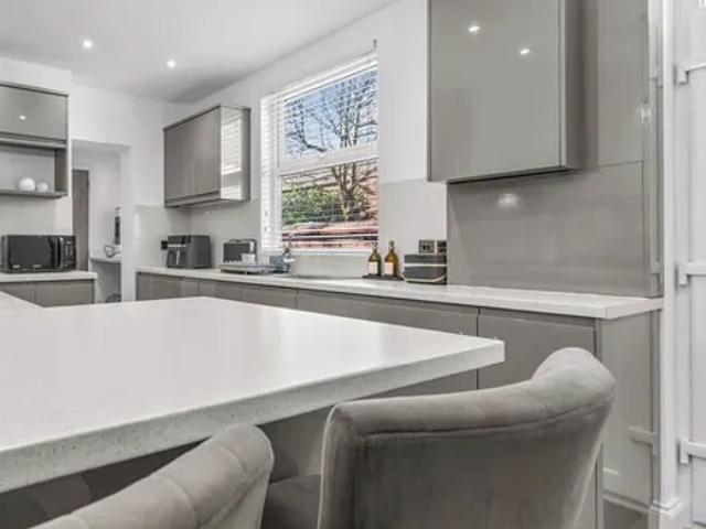 Manchester, M13 0BA, United Kingdom | 5 bed house for rent #166227292 | Rentberry